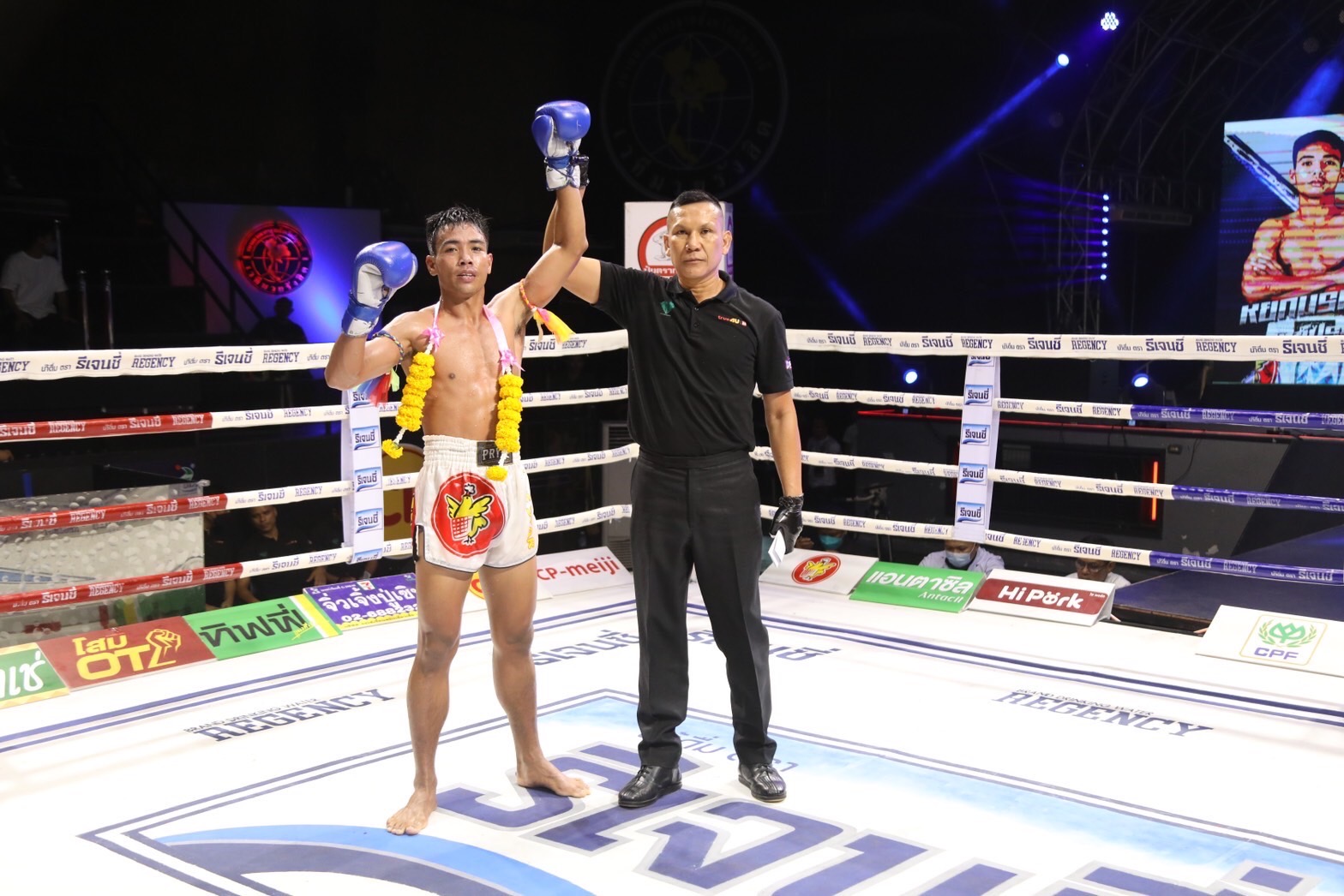 "หยกมรกต"เหลี่ยมเชิงจัดจ้าน - Yodnaksu